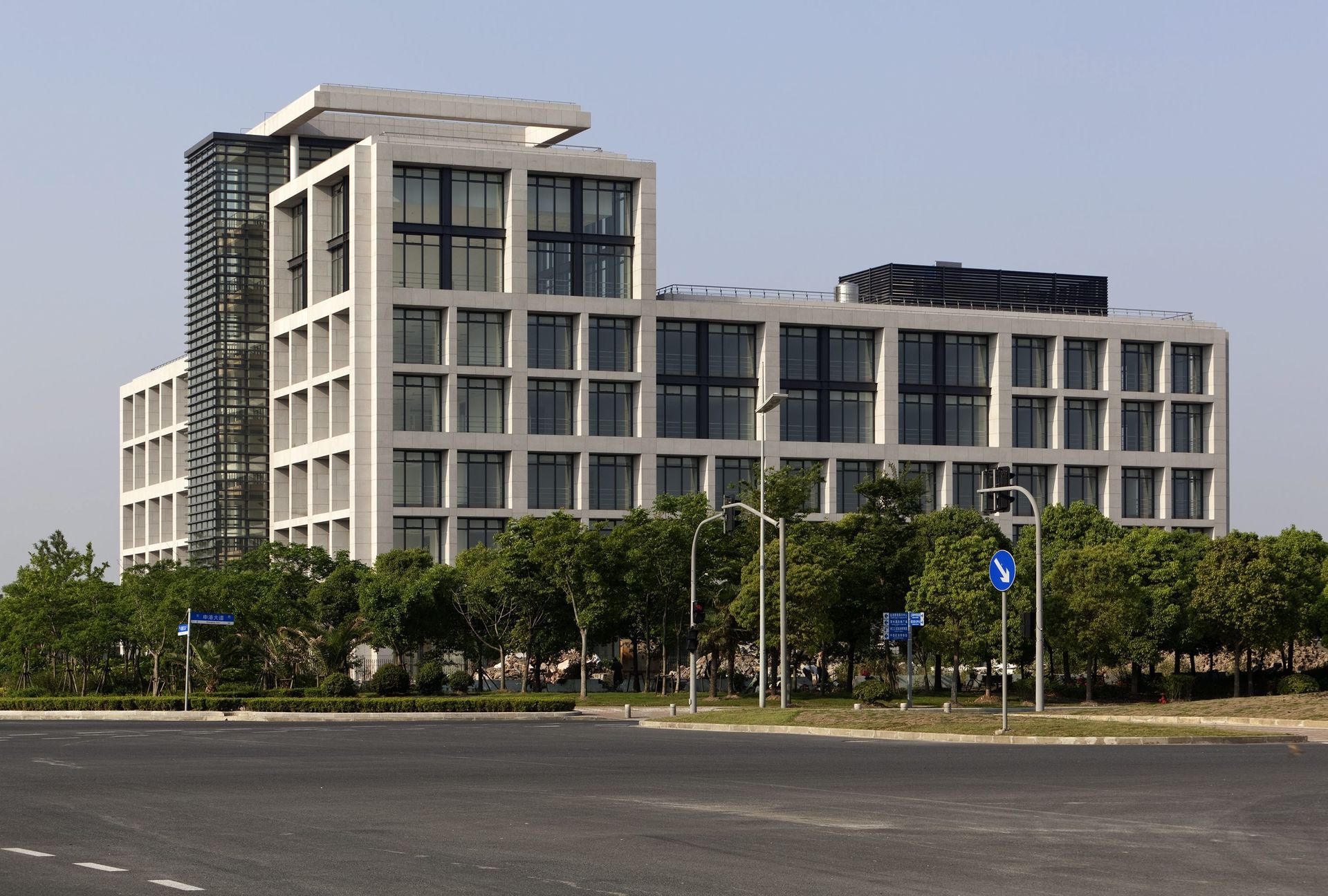 Gateway buildings - Projects - gmp Architekten